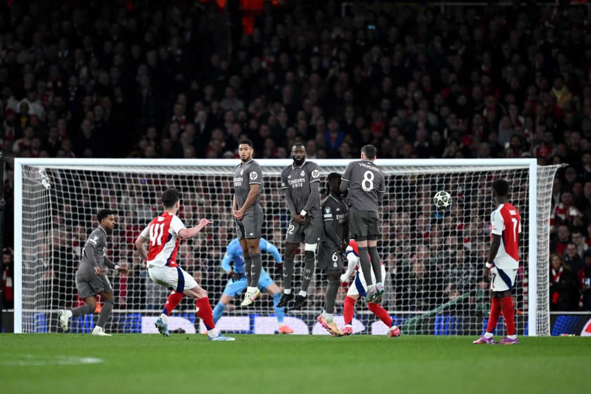 Arsenal 3-0 Real Madrid LIVE - Reaction as Gunners thrash reigning ...