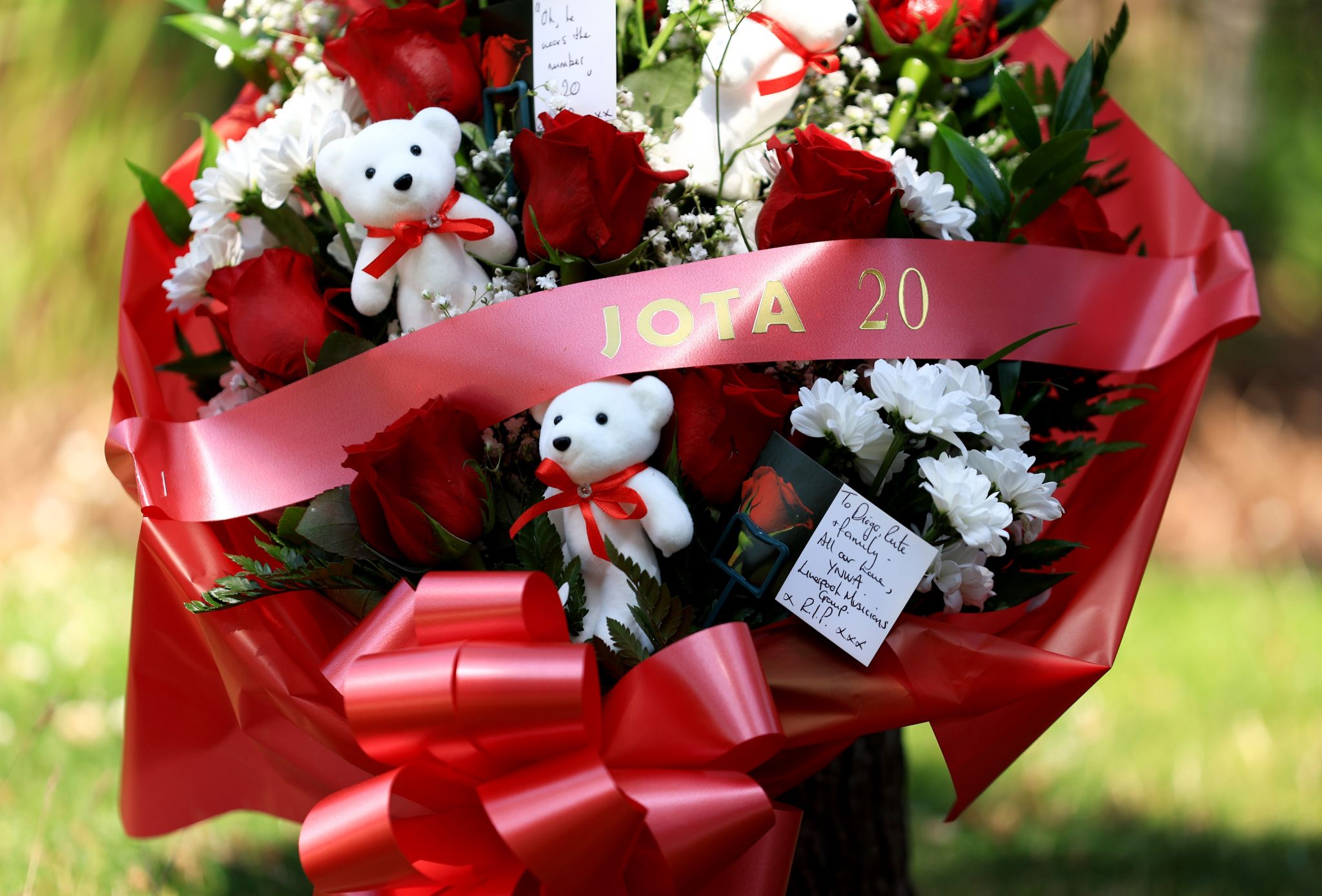 'Forever number 20'- Liverpool tributes to Diogo Jota continue