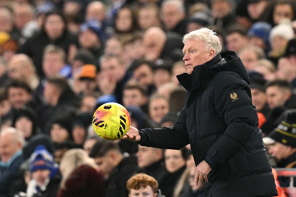 Everton star 'getting closer' to return says Moyes