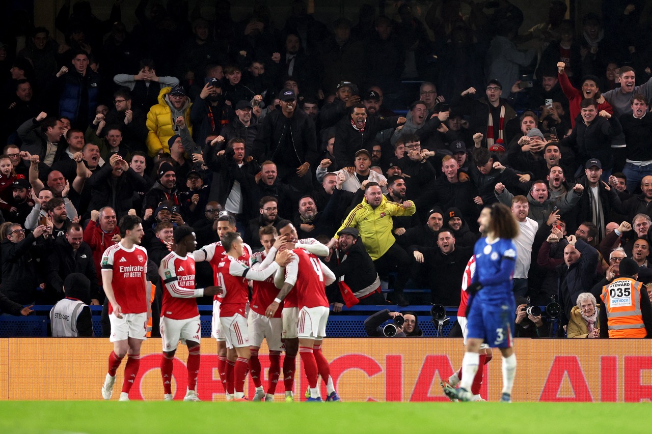 Arsenal get past Chelsea in Rosenior's home debut