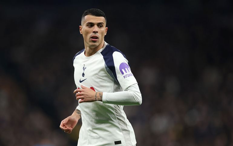 Pedro Porro signs new Tottenham deal
