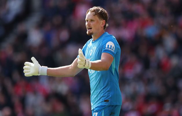 Kinsky signs new Spurs deal as De Zerbi backs goalkeeper to become one ...